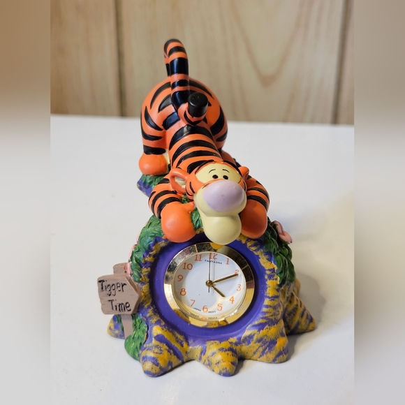 Fantasma | Wall Decor | Vintage Winnie The Pooh Mini Clock Tigger Like ...